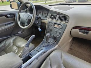 Brūns Volvo XC70 2002 Rīga, ar dzinēja tilpumu 2.40 L un nobraukumu 473 tūkst. km par 2950 €, foto 55 vietnē AUTOMOTO.COM.LV