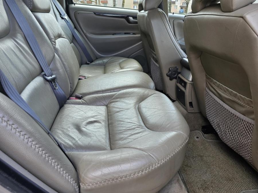 Brūns Volvo XC70 2002 Rīga, ar dzinēja tilpumu 2.40 L un nobraukumu 473 tūkst. km par 2950 €, foto 56 vietnē AUTOMOTO.COM.LV