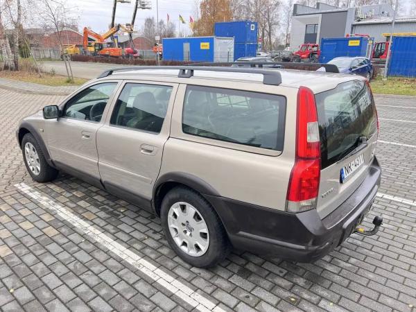 Brown Volvo XC70 2002 in Riga, with an engine capacity of 2.40 L and mileage of 473 thousand km for 2750 €, photo 6 on AUTOMOTO.COM.LV