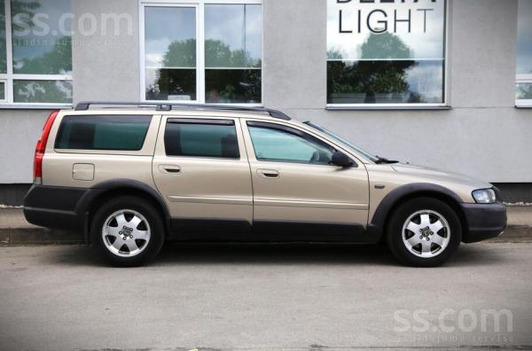 Brown Volvo XC70 2003 in Riga, with an engine capacity of 2.40 L and mileage of 0 thousand km for 2995 €, photo 3 on AUTOMOTO.COM.LV