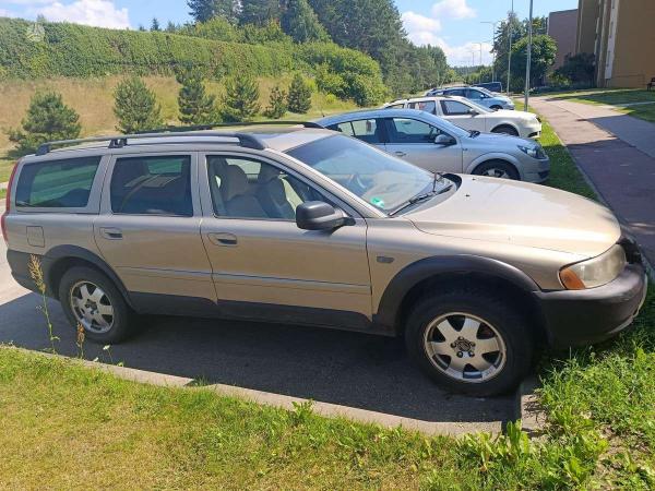 Brūns Volvo XC70 2003 Anykščiai, ar dzinēja tilpumu 2.40 L un nobraukumu 463 tūkst. km par 2000 €, foto 3 vietnē AUTOMOTO.COM.LV