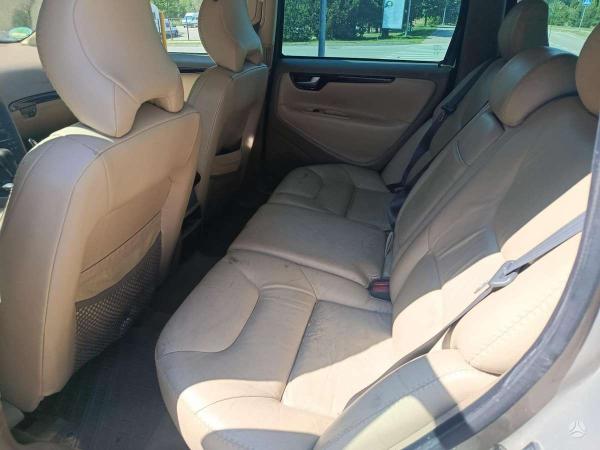 Brūns Volvo XC70 2003 Anykščiai, ar dzinēja tilpumu 2.40 L un nobraukumu 463 tūkst. km par 2000 €, foto 5 vietnē AUTOMOTO.COM.LV