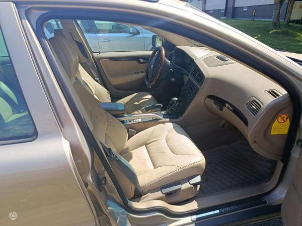 Brūns Volvo XC70 2003 Anykščiai, ar dzinēja tilpumu 2.40 L un nobraukumu 463 tūkst. km par 2000 €, foto 6 vietnē AUTOMOTO.COM.LV