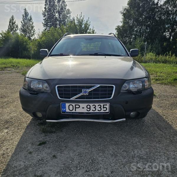 Brown Volvo XC70 2003 in Riga, with an engine capacity of 2.40 L and mileage of 0 thousand km for 3390 €, photo 2 on AUTOMOTO.COM.LV