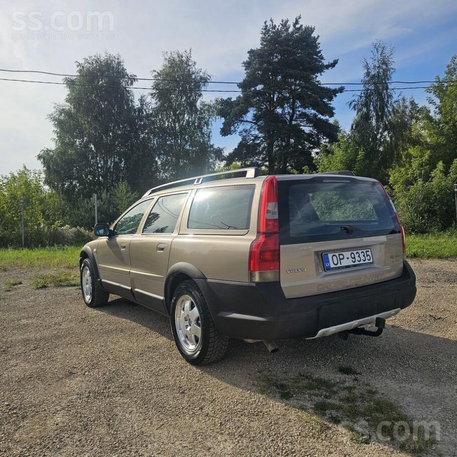 Brown Volvo XC70 2003 in Riga, with an engine capacity of 2.40 L and mileage of 0 thousand km for 3390 €, photo 5 on AUTOMOTO.COM.LV