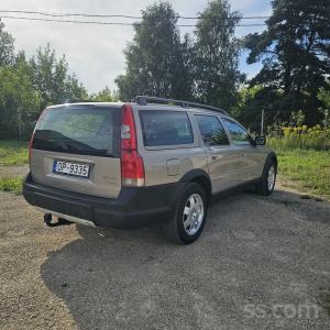 Brown Volvo XC70 2003 in Riga, with an engine capacity of 2.40 L and mileage of 0 thousand km for 3390 €, photo 7 on AUTOMOTO.COM.LV