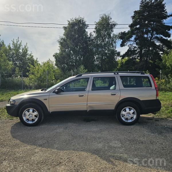 Brown Volvo XC70 2003 in Riga, with an engine capacity of 2.40 L and mileage of 0 thousand km for 3390 €, photo 8 on AUTOMOTO.COM.LV
