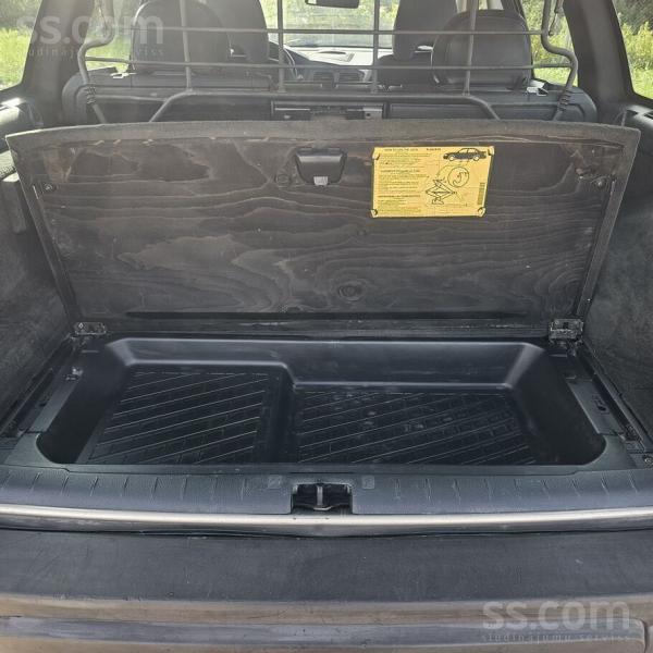 Brown Volvo XC70 2003 in Riga, with an engine capacity of 2.40 L and mileage of 0 thousand km for 3390 €, photo 10 on AUTOMOTO.COM.LV