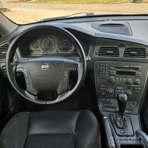 Brown Volvo XC70 2003 in Riga, with an engine capacity of 2.40 L and mileage of 0 thousand km for 3390 €, photo 16 on AUTOMOTO.COM.LV