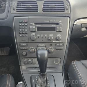 Brown Volvo XC70 2003 in Riga, with an engine capacity of 2.40 L and mileage of 0 thousand km for 3390 €, photo 17 on AUTOMOTO.COM.LV
