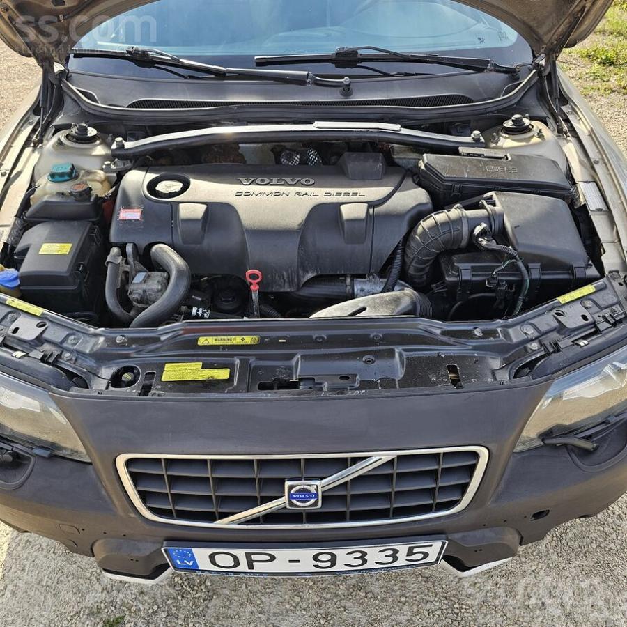 Brown Volvo XC70 2003 in Riga, with an engine capacity of 2.40 L and mileage of 0 thousand km for 3390 €, photo 19 on AUTOMOTO.COM.LV