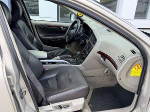 Brūns Volvo XC70 2003 Viļņa, ar dzinēja tilpumu 2.40 L un nobraukumu 330 tūkst. km par 1100 €, foto 7 vietnē AUTOMOTO.COM.LV