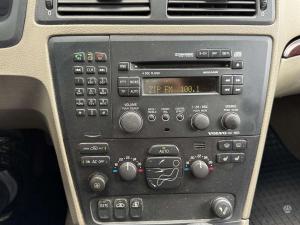 Brūns Volvo XC70 2003 Viļņa, ar dzinēja tilpumu 2.40 L un nobraukumu 330 tūkst. km par 1100 €, foto 9 vietnē AUTOMOTO.COM.LV