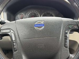 Brūns Volvo XC70 2003 Viļņa, ar dzinēja tilpumu 2.40 L un nobraukumu 330 tūkst. km par 1100 €, foto 10 vietnē AUTOMOTO.COM.LV