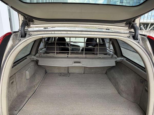 Brūns Volvo XC70 2003 Viļņa, ar dzinēja tilpumu 2.40 L un nobraukumu 330 tūkst. km par 1100 €, foto 11 vietnē AUTOMOTO.COM.LV