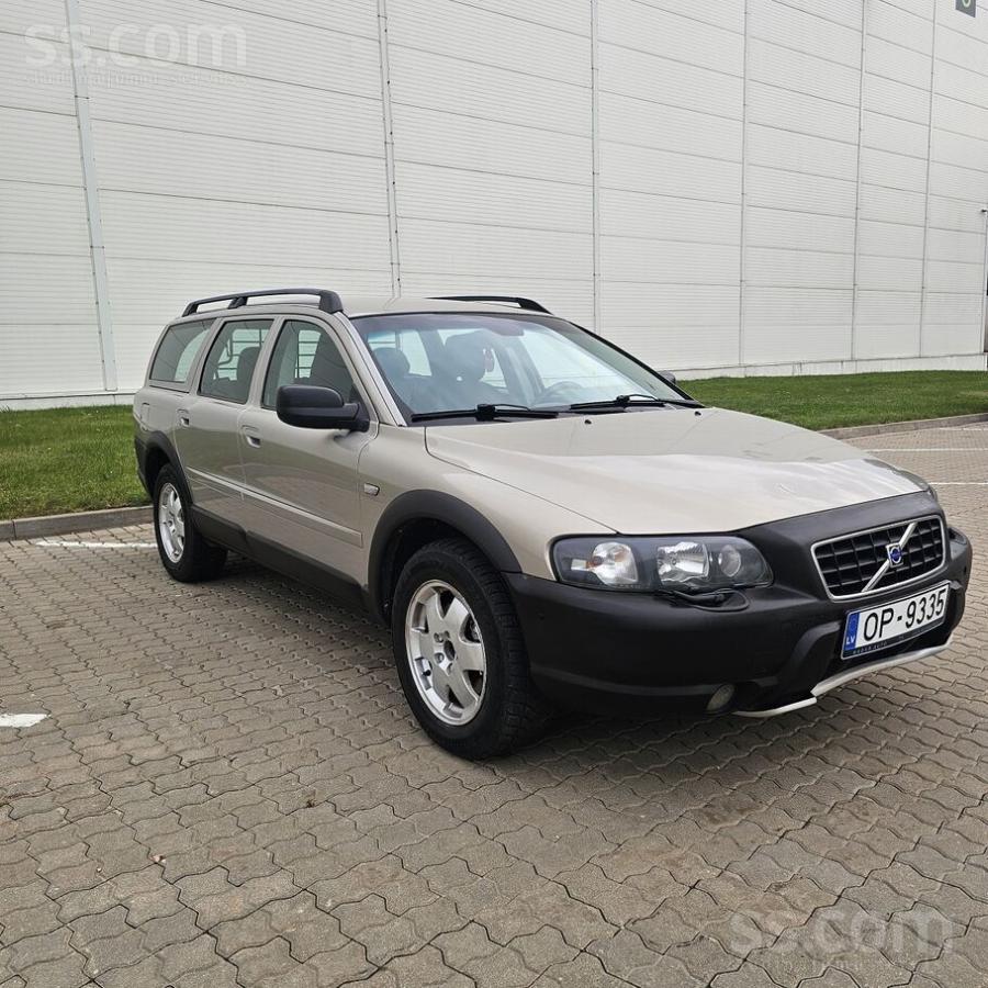 Коричневый Вольво ХС70 2003 в Рига, объемом двигателя 2.40 л и пробегом 345 тыс. км за 2640 €, фото 1 на AUTOMOTO.COM.LV
