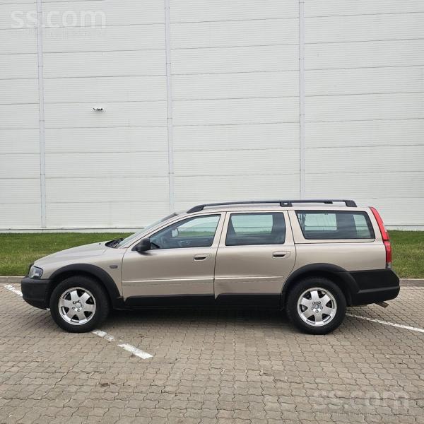 Volvo XC70 2003 RÄ«ga vietnÄ BrÅ«ns Volvo XC70 2003 RÄ«ga, ar dzinÄja tilpumu 2.40 L un nobraukumu 345 tÅ«kst. km par 2640 ā¬, foto 8 vietnÄ AUTOMOTO.COM.LV