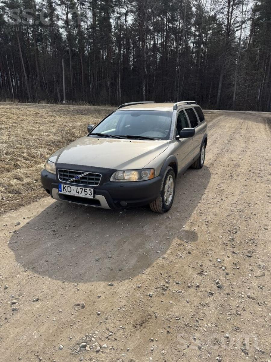 Brūns Volvo XC70 2004 Valmiera, ar dzinēja tilpumu 2.40 L un nobraukumu 400 tūkst. km par 2700 €, foto 3 vietnē AUTOMOTO.COM.LV