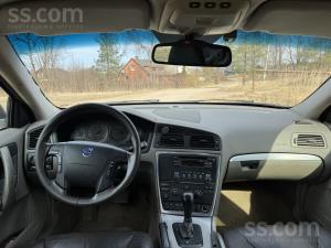 Brūns Volvo XC70 2004 Valmiera, ar dzinēja tilpumu 2.40 L un nobraukumu 400 tūkst. km par 2700 €, foto 7 vietnē AUTOMOTO.COM.LV