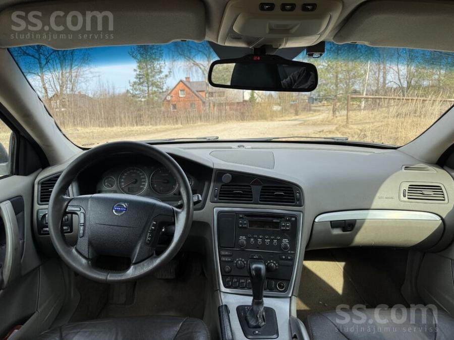 Brūns Volvo XC70 2004 Valmiera, ar dzinēja tilpumu 2.40 L un nobraukumu 400 tūkst. km par 2700 €, foto 7 vietnē AUTOMOTO.COM.LV