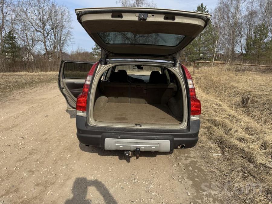 Brūns Volvo XC70 2004 Valmiera, ar dzinēja tilpumu 2.40 L un nobraukumu 400 tūkst. km par 2700 €, foto 8 vietnē AUTOMOTO.COM.LV