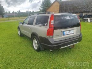 Brown Volvo XC70 2004 in Valmiera, with an engine capacity of 2.50 L and mileage of 553 thousand km for 2500 €, photo 5 on AUTOMOTO.COM.LV