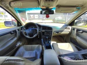 Brown Volvo XC70 2004 in Valmiera, with an engine capacity of 2.50 L and mileage of 553 thousand km for 2500 €, photo 6 on AUTOMOTO.COM.LV