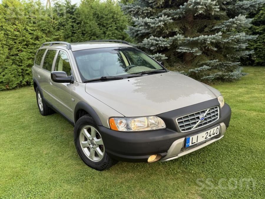 Brūns Volvo XC70 2004 Rīga, ar dzinēja tilpumu 2.40 L un nobraukumu 342 tūkst. km par 4100 €, foto 1 vietnē AUTOMOTO.COM.LV