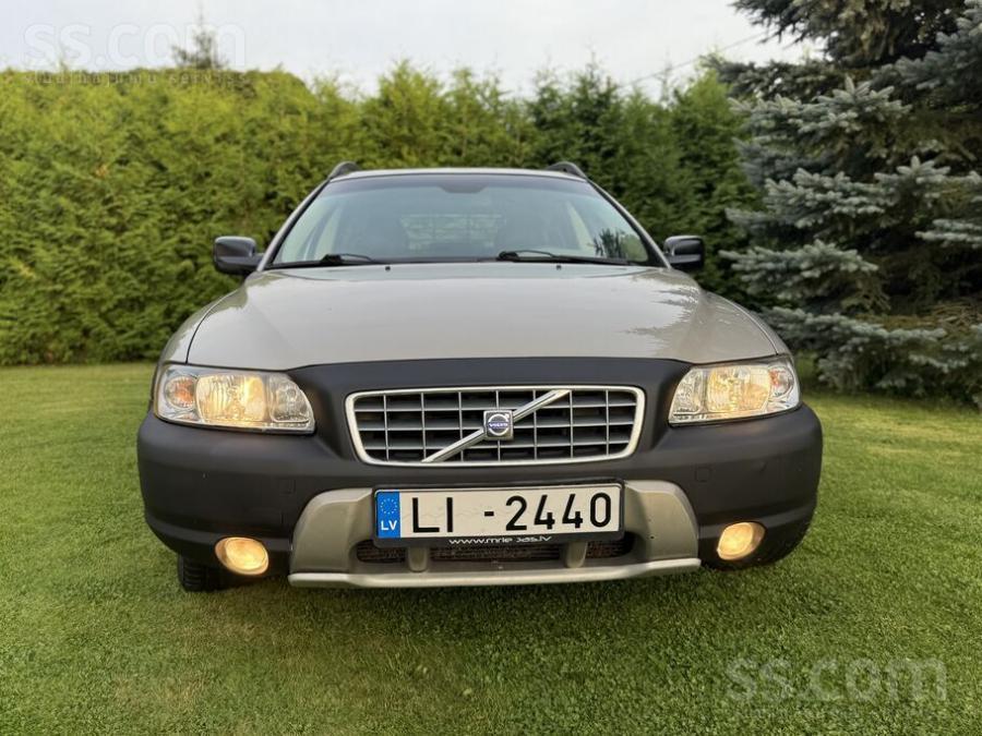 Brūns Volvo XC70 2004 Rīga, ar dzinēja tilpumu 2.40 L un nobraukumu 342 tūkst. km par 4100 €, foto 3 vietnē AUTOMOTO.COM.LV