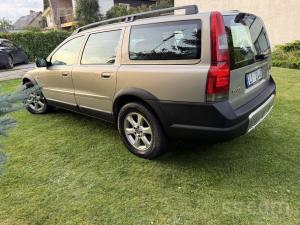 Brūns Volvo XC70 2004 Rīga, ar dzinēja tilpumu 2.40 L un nobraukumu 342 tūkst. km par 4100 €, foto 8 vietnē AUTOMOTO.COM.LV