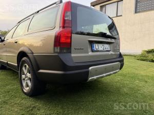Brūns Volvo XC70 2004 Rīga, ar dzinēja tilpumu 2.40 L un nobraukumu 342 tūkst. km par 4100 €, foto 9 vietnē AUTOMOTO.COM.LV