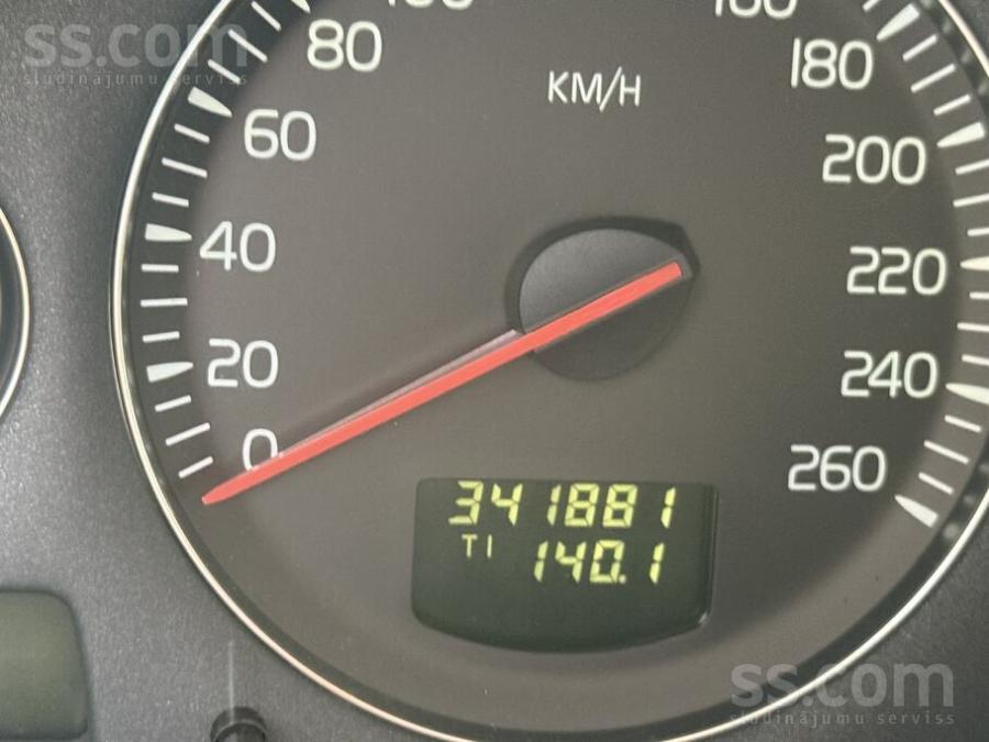 Brūns Volvo XC70 2004 Rīga, ar dzinēja tilpumu 2.40 L un nobraukumu 342 tūkst. km par 4100 €, foto 17 vietnē AUTOMOTO.COM.LV