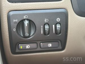 Brūns Volvo XC70 2004 Rīga, ar dzinēja tilpumu 2.40 L un nobraukumu 342 tūkst. km par 4100 €, foto 21 vietnē AUTOMOTO.COM.LV