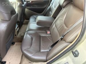 Brūns Volvo XC70 2004 Rīga, ar dzinēja tilpumu 2.40 L un nobraukumu 342 tūkst. km par 4100 €, foto 23 vietnē AUTOMOTO.COM.LV