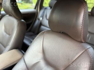 Brūns Volvo XC70 2004 Rīga, ar dzinēja tilpumu 2.40 L un nobraukumu 342 tūkst. km par 4100 €, foto 26 vietnē AUTOMOTO.COM.LV