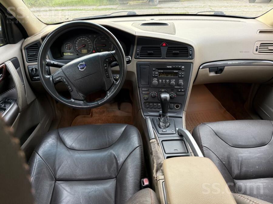 Brūns Volvo XC70 2004 Rīga, ar dzinēja tilpumu 2.40 L un nobraukumu 342 tūkst. km par 4100 €, foto 27 vietnē AUTOMOTO.COM.LV