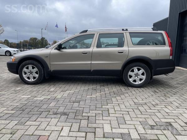 Brūns Volvo XC70 2004 Ogre, ar dzinēja tilpumu 2.40 L un nobraukumu 281 tūkst. km par 3970 €, foto 3 vietnē AUTOMOTO.COM.LV