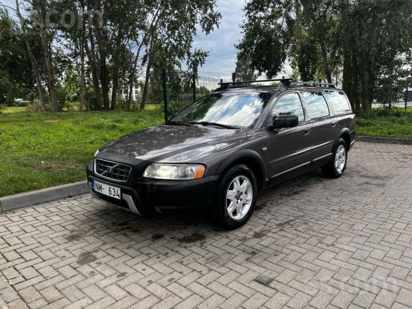 Brūns Volvo XC70 2004 Rīga, ar dzinēja tilpumu 2.50 L un nobraukumu 297 tūkst. km par 3200 €, foto 1 vietnē AUTOMOTO.COM.LV