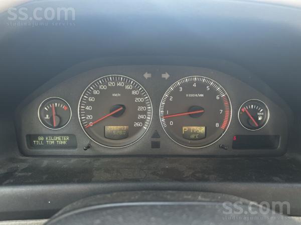 Brūns Volvo XC70 2004 Rīga, ar dzinēja tilpumu 2.50 L un nobraukumu 297 tūkst. km par 3200 €, foto 6 vietnē AUTOMOTO.COM.LV