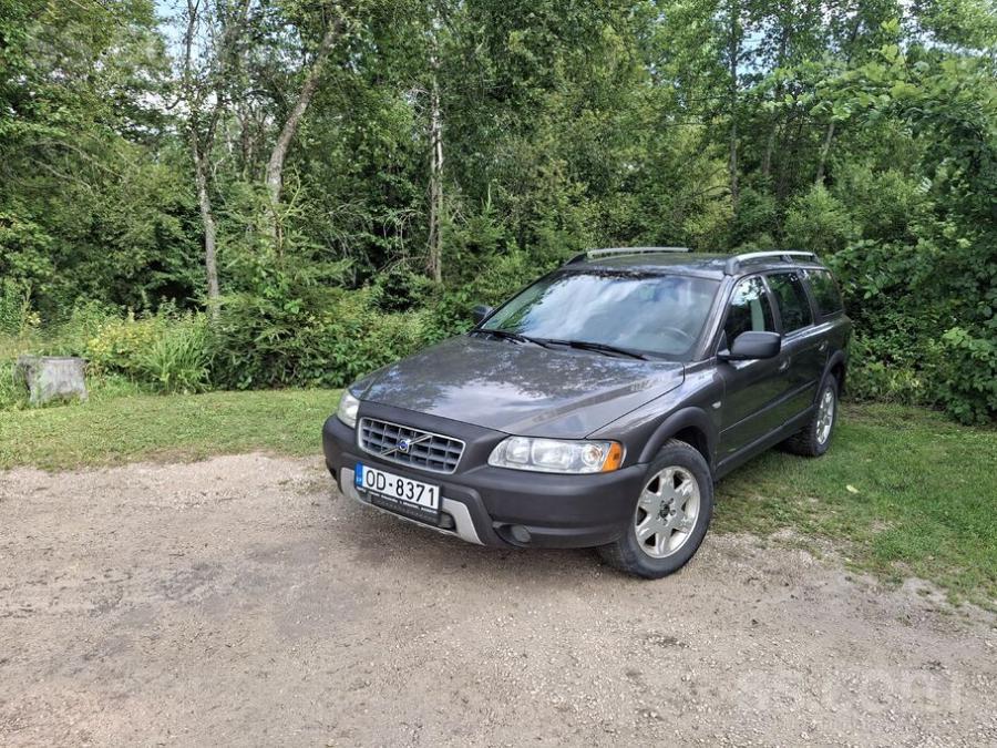 Brūns Volvo XC70 2005 Rīga, ar dzinēja tilpumu 2.40 L un nobraukumu 421 tūkst. km par 3450 €, foto 1 vietnē AUTOMOTO.COM.LV