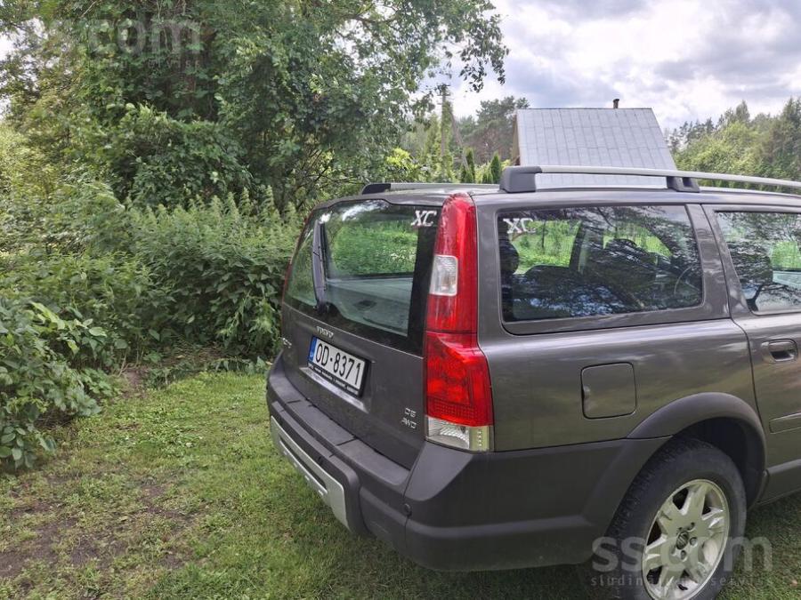 Brūns Volvo XC70 2005 Rīga, ar dzinēja tilpumu 2.40 L un nobraukumu 421 tūkst. km par 3450 €, foto 5 vietnē AUTOMOTO.COM.LV