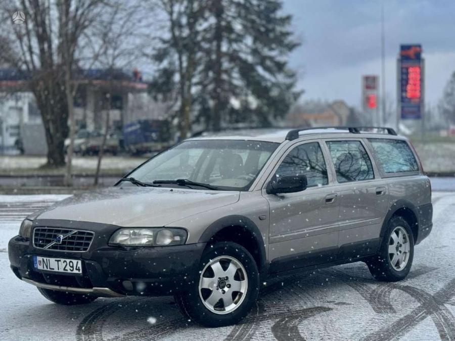 Коричневый Вольво ХС70 2005 в Радвилишкис, объемом двигателя 2.40 л и пробегом 380 тыс. км за 2100 €, фото 1 на AUTOMOTO.COM.LV