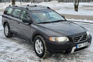 Brown Volvo XC70 2005 in Riga, with an engine capacity of 2.40 L and mileage of 293 thousand km for 2750 €, photo  on AUTOMOTO.COM.LV