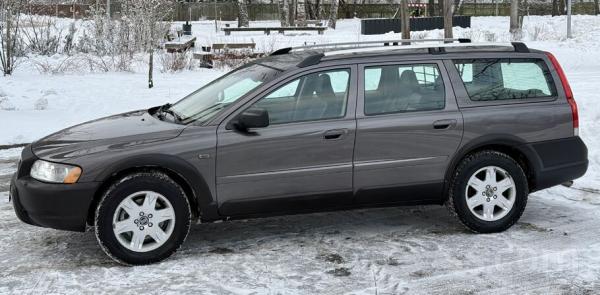 Brūns Volvo XC70 2005 Rīga, ar dzinēja tilpumu 2.40 L un nobraukumu 293 tūkst. km par 2750 €, foto 4 vietnē AUTOMOTO.COM.LV