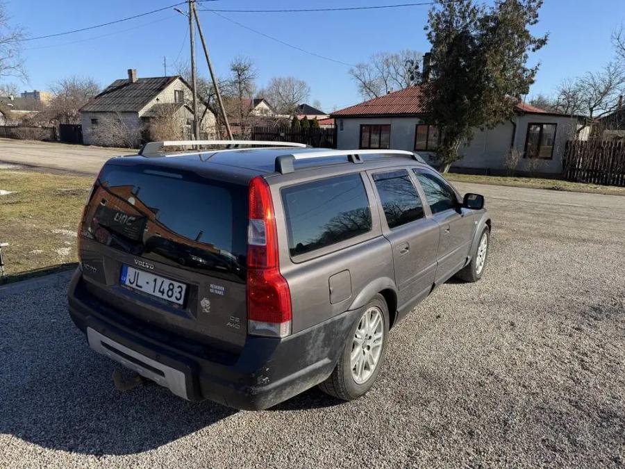 Коричневый Вольво ХС70 2005 в Вентспилс, объемом двигателя 2.40 л и пробегом 619 тыс. км за 1750 €, фото 5 на AUTOMOTO.COM.LV