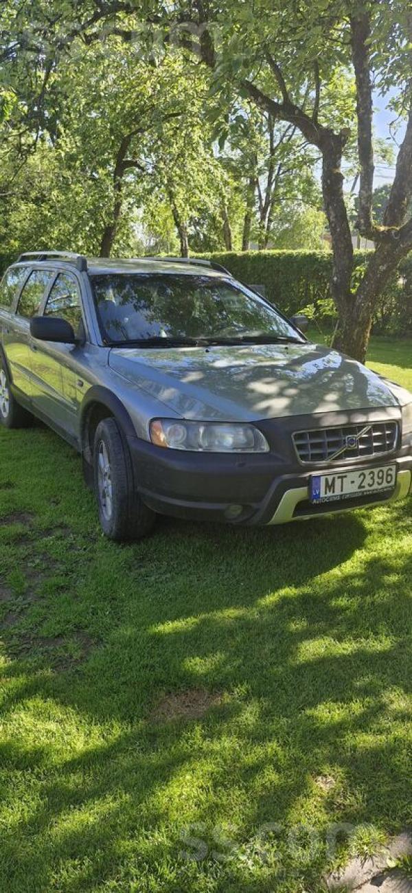 Brown Volvo XC70 2005 in Riga, with an engine capacity of 2.40 L and mileage of 313 thousand km for 2800 €, photo 1 on AUTOMOTO.COM.LV
