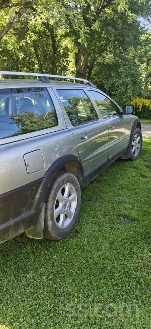 Brown Volvo XC70 2005 in Riga, with an engine capacity of 2.40 L and mileage of 313 thousand km for 2800 €, photo 6 on AUTOMOTO.COM.LV