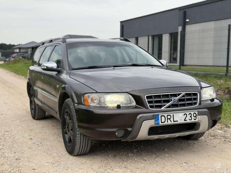 Brūns Volvo XC70 2005 Viļņa, ar dzinēja tilpumu 2.52 L un nobraukumu 216 tūkst. km par 1250 €, foto 4 vietnē AUTOMOTO.COM.LV