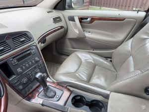 Brūns Volvo XC70 2005 Viļņa, ar dzinēja tilpumu 2.52 L un nobraukumu 216 tūkst. km par 1250 €, foto 7 vietnē AUTOMOTO.COM.LV
