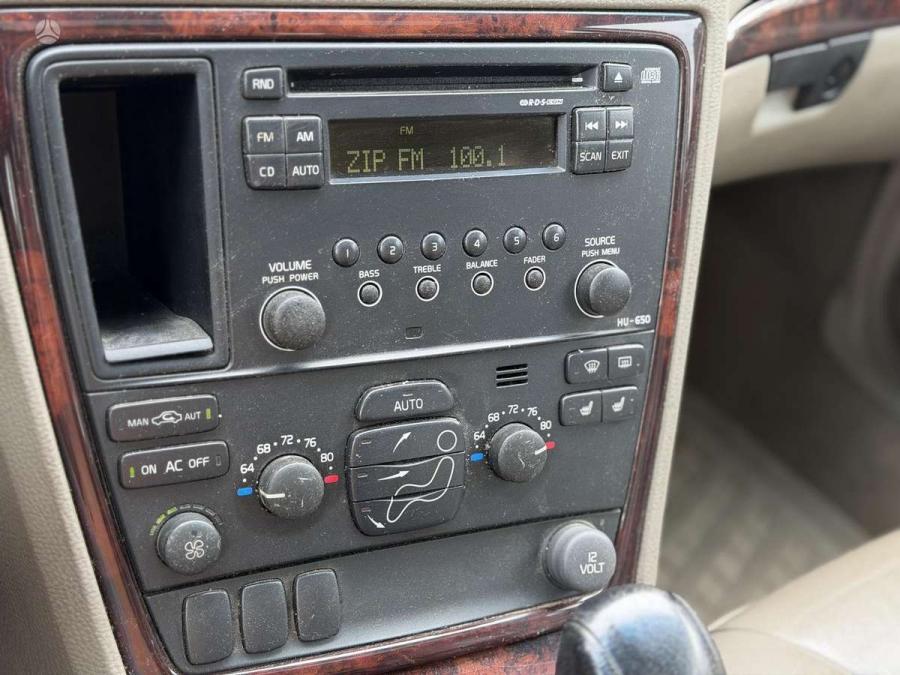 Brūns Volvo XC70 2005 Viļņa, ar dzinēja tilpumu 2.52 L un nobraukumu 216 tūkst. km par 1250 €, foto 8 vietnē AUTOMOTO.COM.LV